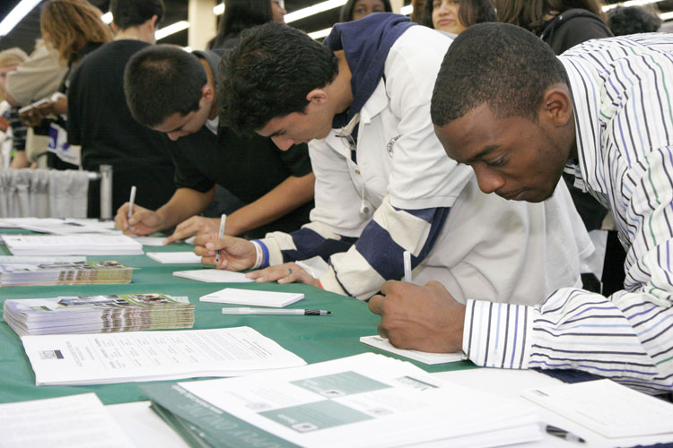 US ‘ethical crisis’ over foreign recruitment | Times Higher Education (THE)