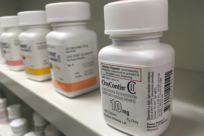 Drug Dealer, MD: How Doctors Were Duped, Patients Got Hooked, And Why ...