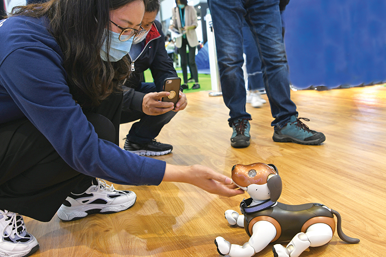 The New Breed: How to Think about Robots, by Kate Darling | Times ...