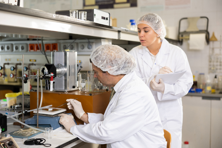 Laboratory note-taking burden ‘falls on women’ | Times Higher Education ...