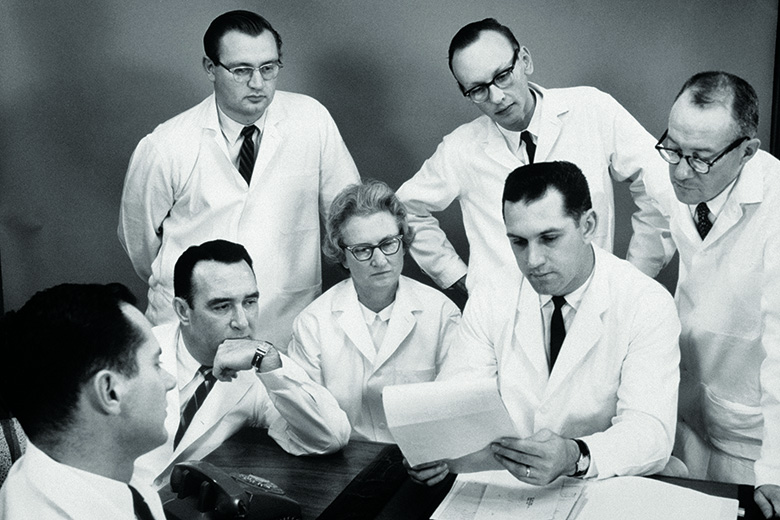 Male scientists ‘outnumber women 3:1’ in school textbooks | THE News